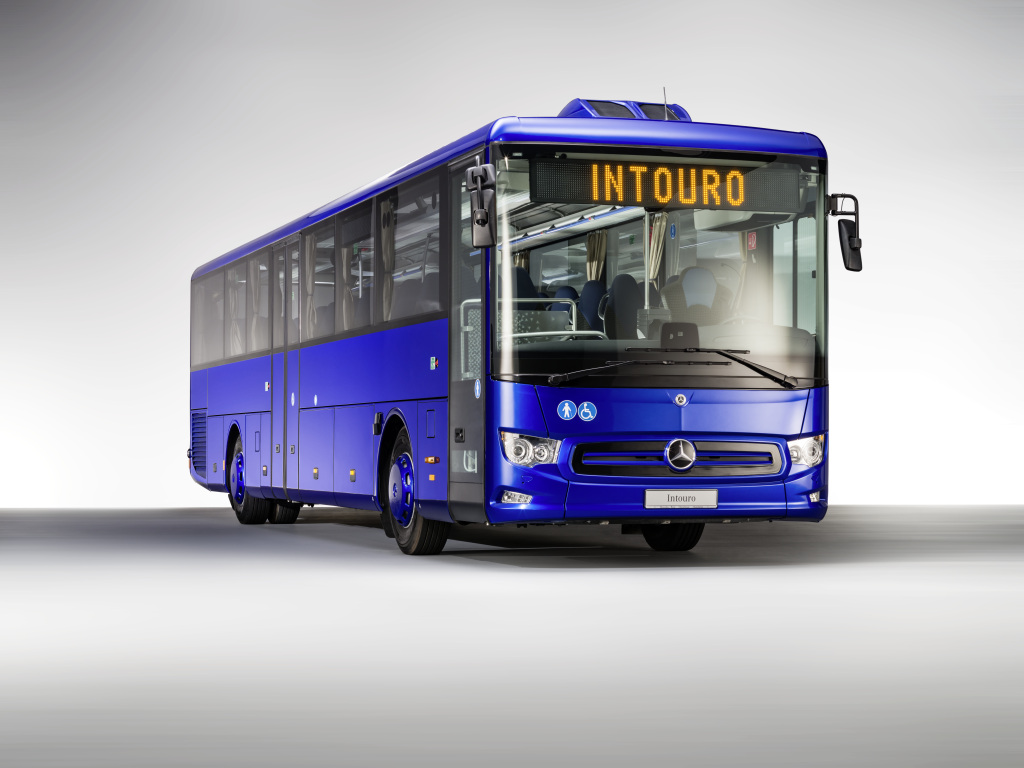 Noul autobuz interurban Mercedes-Benz Intouro, prezentat în premieră în ...